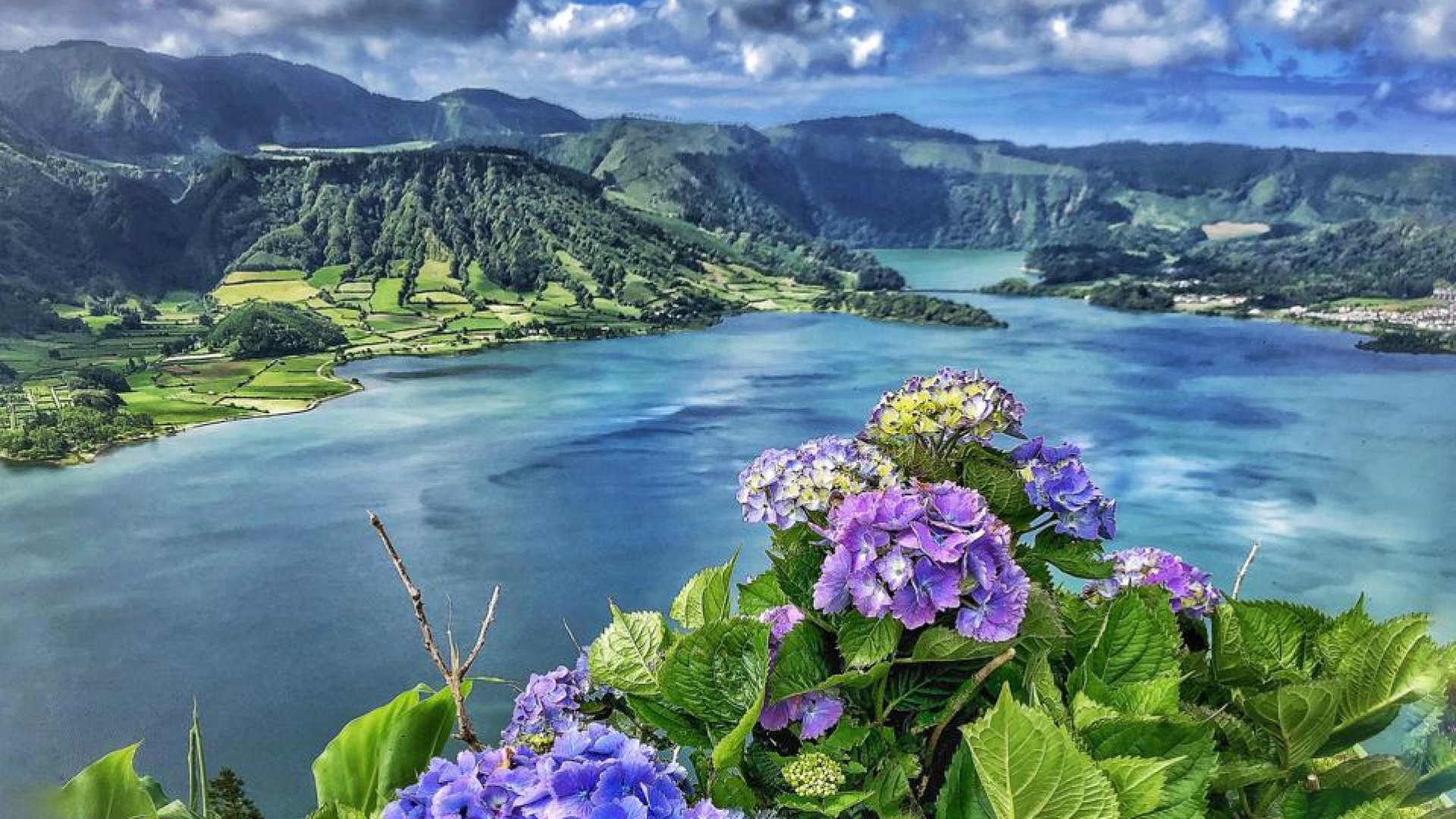 Egész évben forró vízben fürödhetünk a dzsungel közepén az Azori ...