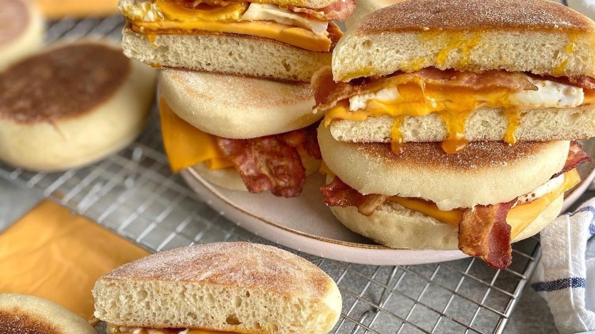 Itt a mekis reggeli: házi McMuffin recept, ami jobb, mint a ...